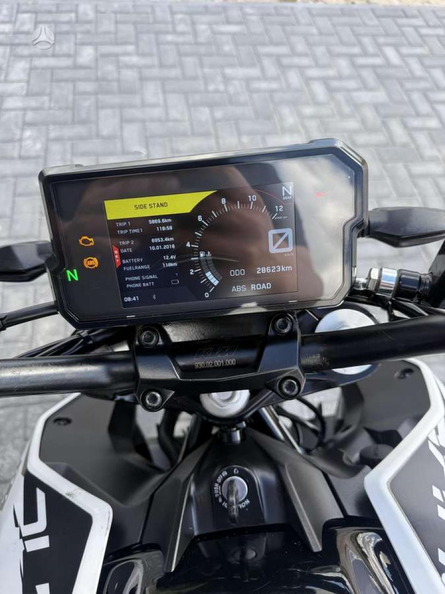 White KTM Duke 2019 in Vilkaviskis, with an engine capacity of 0.13 L and mileage of 28 thousand km for 2330 €, photo 13 on AUTOMOTO.COM.LV