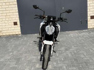 White KTM Duke 2019 in Vilkaviskis, with an engine capacity of 0.13 L and mileage of 28 thousand km for 2330 €, photo 17 on AUTOMOTO.COM.LV
