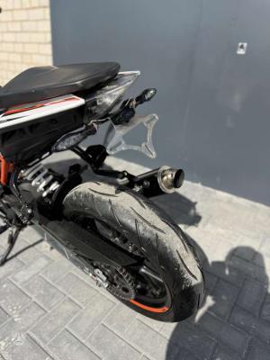 White KTM Duke 2019 in Vilkaviskis, with an engine capacity of 0.13 L and mileage of 28 thousand km for 2330 €, photo 25 on AUTOMOTO.COM.LV