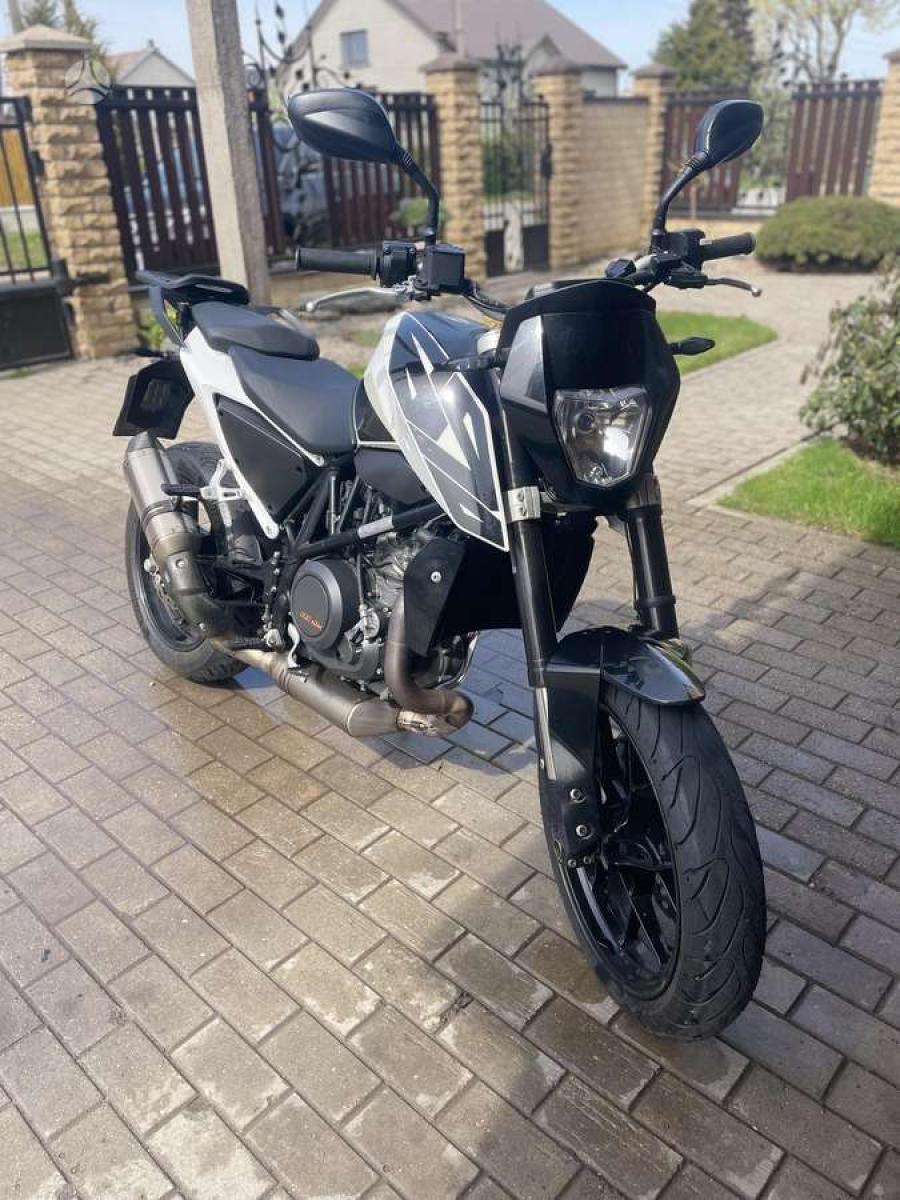White KTM Duke 2019 in Siauliai, with an engine capacity of 0.69 L and mileage of 8 thousand km for 3700 €, photo 1 on AUTOMOTO.COM.LV