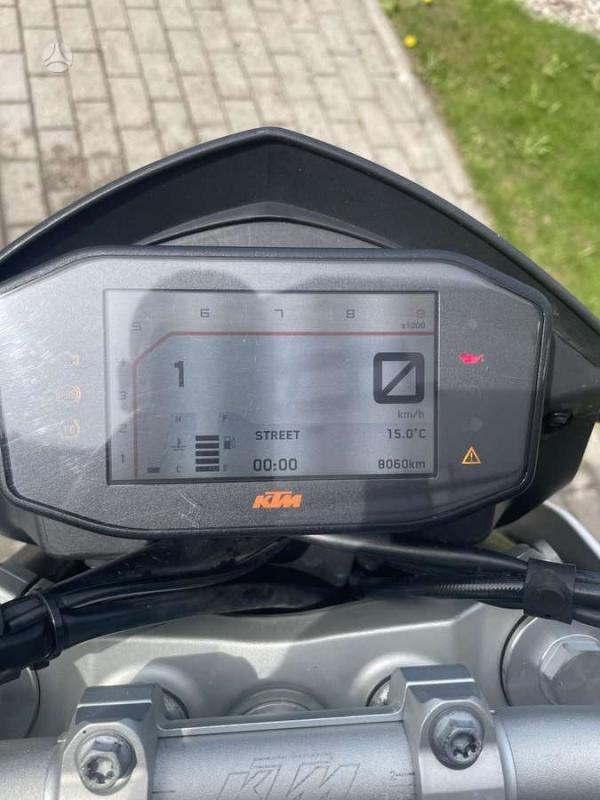 Balts KTM Duke 2019 Šauļi, ar dzinēja tilpumu 0.69 L un nobraukumu 8 tūkst. km par 3700 €, foto 6 vietnē AUTOMOTO.COM.LV