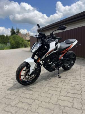White KTM Duke 2020 in Prienai, with an engine capacity of 0.13 L and mileage of 22 thousand km for 2750 €, photo 3 on AUTOMOTO.COM.LV