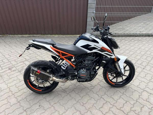 White KTM Duke 2020 in Prienai, with an engine capacity of 0.13 L and mileage of 22 thousand km for 2750 €, photo 4 on AUTOMOTO.COM.LV