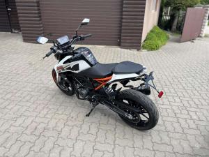 White KTM Duke 2020 in Prienai, with an engine capacity of 0.13 L and mileage of 22 thousand km for 2750 €, photo 8 on AUTOMOTO.COM.LV