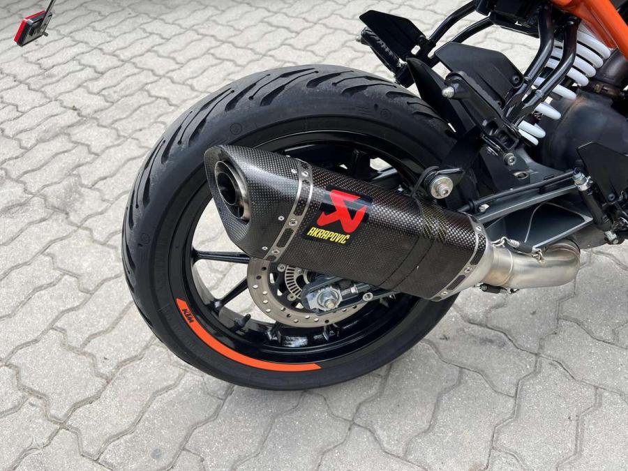 White KTM Duke 2020 in Prienai, with an engine capacity of 0.13 L and mileage of 22 thousand km for 2750 €, photo 13 on AUTOMOTO.COM.LV