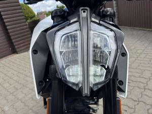 White KTM Duke 2020 in Prienai, with an engine capacity of 0.13 L and mileage of 22 thousand km for 2750 €, photo 20 on AUTOMOTO.COM.LV
