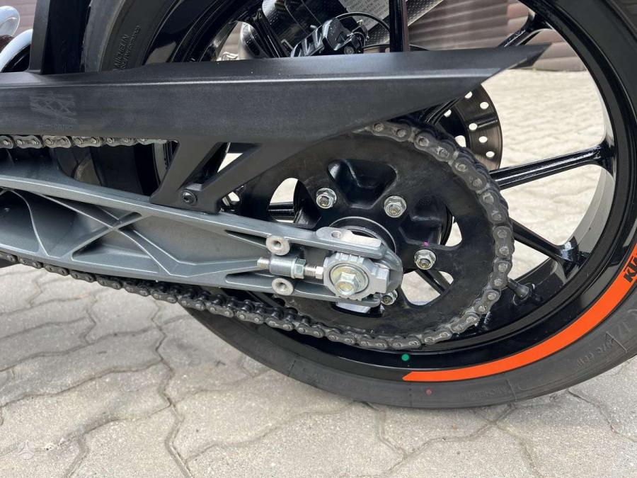 White KTM Duke 2020 in Prienai, with an engine capacity of 0.13 L and mileage of 22 thousand km for 2750 €, photo 23 on AUTOMOTO.COM.LV