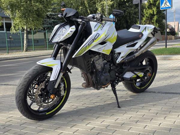 Balts KTM Duke 2023 Ukmergė, ar dzinēja tilpumu 0.79 L un nobraukumu 40 tūkst. km par 5100 €, foto 1 vietnē AUTOMOTO.COM.LV