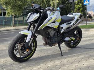 Balts KTM Duke 2023 Ukmergė, ar dzinēja tilpumu 0.79 L un nobraukumu 40 tūkst. km par 5100 €, foto 1 vietnē AUTOMOTO.COM.LV