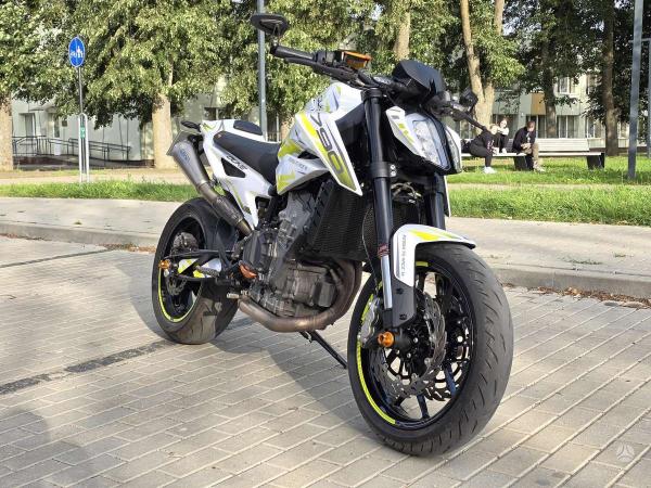 Balts KTM Duke 2023 Ukmergė, ar dzinēja tilpumu 0.79 L un nobraukumu 40 tūkst. km par 5100 €, foto 2 vietnē AUTOMOTO.COM.LV