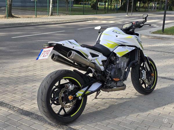 Balts KTM Duke 2023 Ukmergė, ar dzinēja tilpumu 0.79 L un nobraukumu 40 tūkst. km par 5100 €, foto 5 vietnē AUTOMOTO.COM.LV