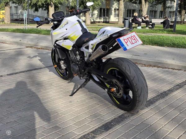 Balts KTM Duke 2023 Ukmergė, ar dzinēja tilpumu 0.79 L un nobraukumu 40 tūkst. km par 5100 €, foto 6 vietnē AUTOMOTO.COM.LV