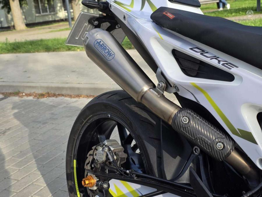 Balts KTM Duke 2023 Ukmergė, ar dzinēja tilpumu 0.79 L un nobraukumu 40 tūkst. km par 5100 €, foto 11 vietnē AUTOMOTO.COM.LV