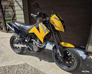 Yellow KTM Duke 2004 in Pasvalys, with an engine capacity of 0.64 L and mileage of 35 thousand km for 1699 €, photo  on AUTOMOTO.COM.LV