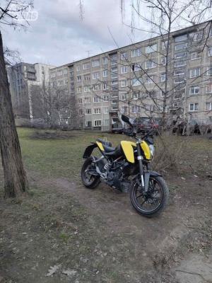 Yellow KTM Duke 2012 in Kaunas, with an engine capacity of 0.13 L and mileage of 0 thousand km for 1600 €, photo 3 on AUTOMOTO.COM.LV