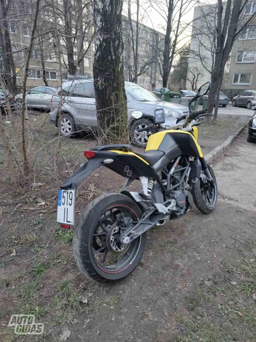 Yellow KTM Duke 2012 in Kaunas, with an engine capacity of 0.13 L and mileage of 0 thousand km for 1600 €, photo 6 on AUTOMOTO.COM.LV