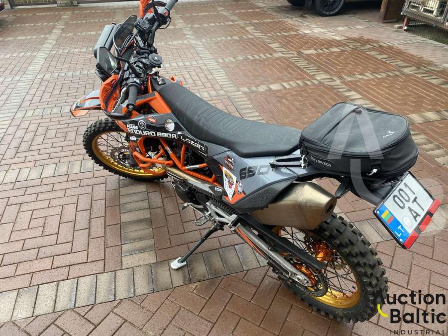 KTM Enduro 2021 in Sakiai, with an engine capacity of 0.00 L and mileage of 8 thousand km for 12100 €, photo 4 on AUTOMOTO.COM.LV