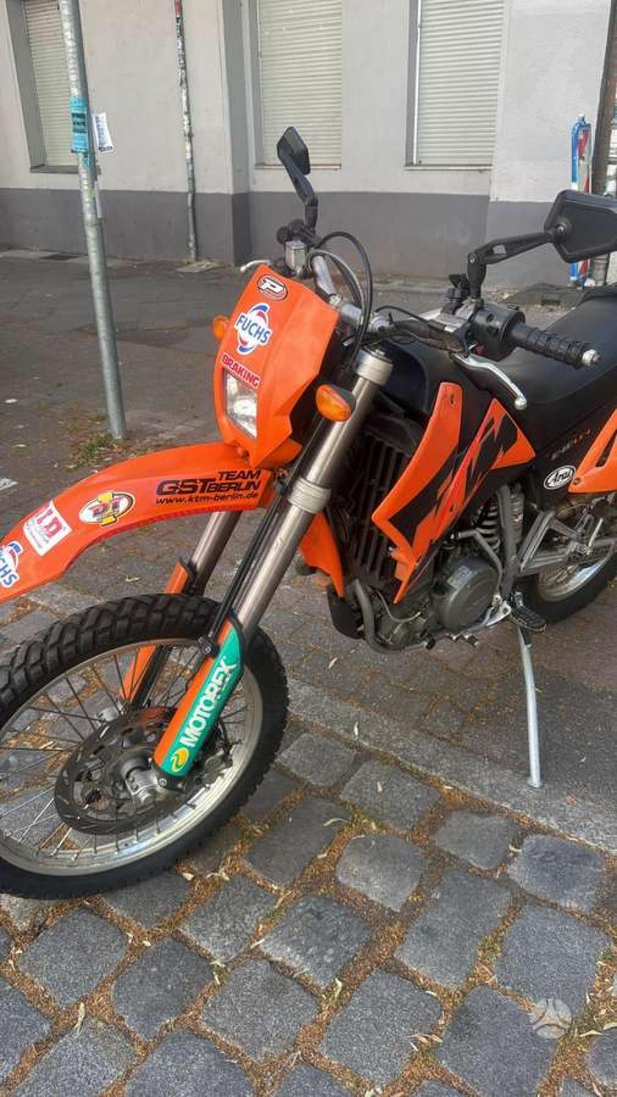 Оранжевый КТМ Enduro 2006 в Клайпеда, объемом двигателя 0.64 л и пробегом 18 тыс. км за 3500 €, фото 4 на AUTOMOTO.COM.LV