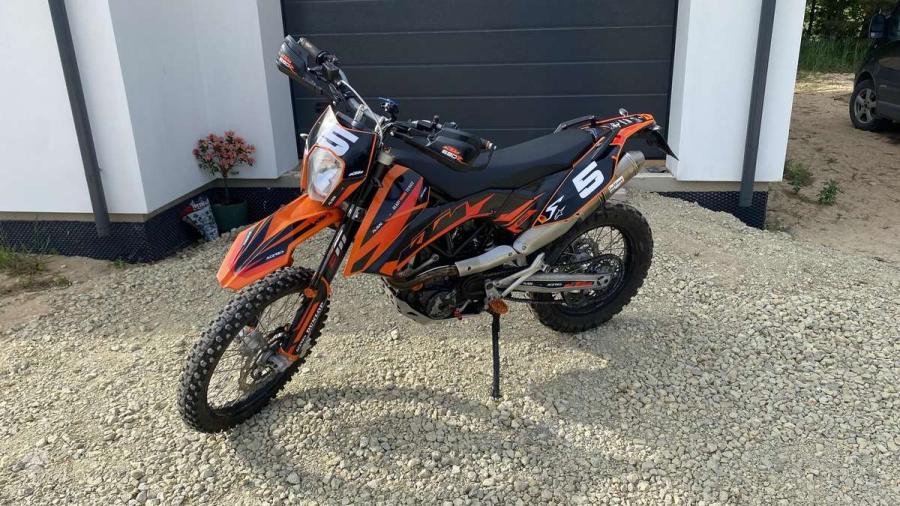 Orange KTM Enduro 2009 in Kursenai, with an engine capacity of 0.69 L and mileage of 10 thousand km for 4800 €, photo 5 on AUTOMOTO.COM.LV