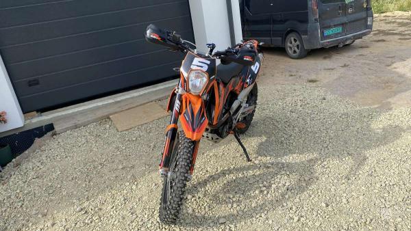 Orange KTM Enduro 2009 in Kursenai, with an engine capacity of 0.69 L and mileage of 10 thousand km for 4800 €, photo 6 on AUTOMOTO.COM.LV