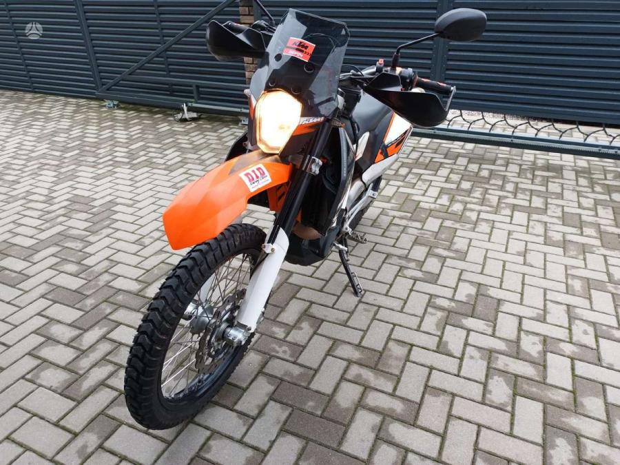Orange KTM Enduro 2010 in Taurage, with an engine capacity of 0.69 L and mileage of 4 thousand km for 4200 €, photo 3 on AUTOMOTO.COM.LV
