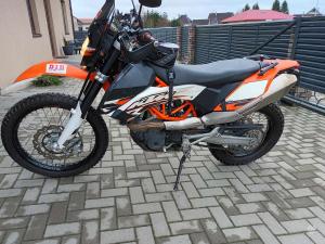 Orange KTM Enduro 2010 in Taurage, with an engine capacity of 0.69 L and mileage of 4 thousand km for 4200 €, photo 5 on AUTOMOTO.COM.LV