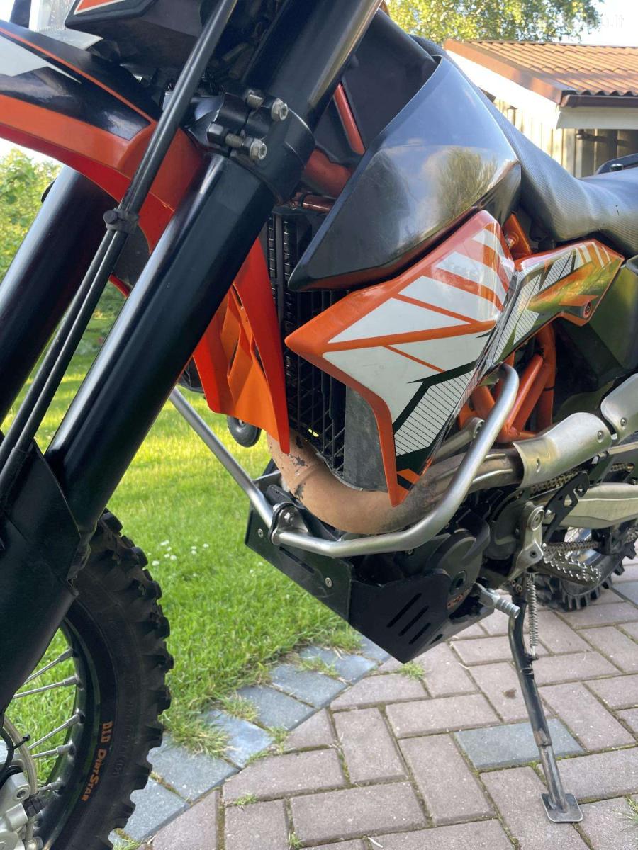 Orange KTM Enduro 2012 in Palanga, with an engine capacity of 0.69 L and mileage of 28 thousand km for 5000 €, photo 11 on AUTOMOTO.COM.LV