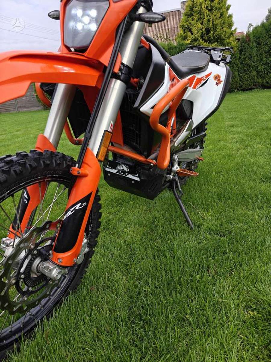 Orange KTM Enduro 2020 in Druskininkai, with an engine capacity of 0.69 L and mileage of 13 thousand km for 8000 €, photo 9 on AUTOMOTO.COM.LV