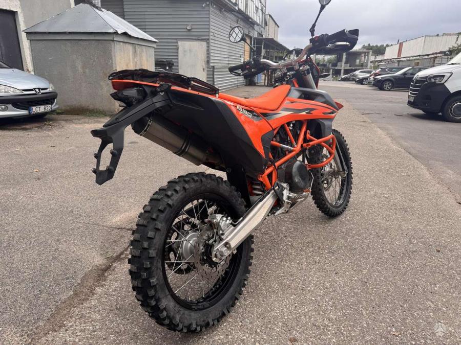 Оранжевый КТМ Enduro 2024 в Вильнюс, объемом двигателя 0.69 л и пробегом 9 тыс. км за 10113 €, фото 8 на AUTOMOTO.COM.LV