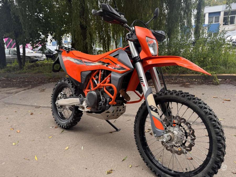 Оранжевый КТМ Enduro 2024 в Вильнюс, объемом двигателя 0.69 л и пробегом 9 тыс. км за 10113 €, фото 12 на AUTOMOTO.COM.LV