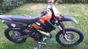 KTM EXC 300 2007 Rīga, ar dzinēja tilpumu 0.30 L un nobraukumu 0 tūkst. km par 3100 €, foto 3 vietnē AUTOMOTO.COM.LV