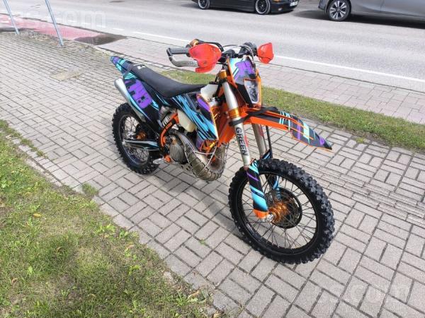 KTM EXC 300 2023 Liepāja, ar dzinēja tilpumu 0.30 L un nobraukumu 0 tūkst. km par 6000 €, foto 1 vietnē AUTOMOTO.COM.LV
