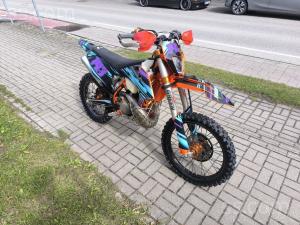 KTM EXC 300 2023 Liepāja, ar dzinēja tilpumu 0.30 L un nobraukumu 0 tūkst. km par 6000 €, foto 1 vietnē AUTOMOTO.COM.LV