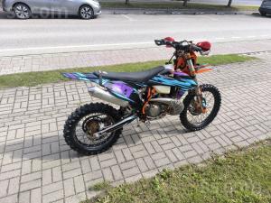 KTM EXC 300 2023 Liepāja, ar dzinēja tilpumu 0.30 L un nobraukumu 0 tūkst. km par 6000 €, foto 3 vietnē AUTOMOTO.COM.LV