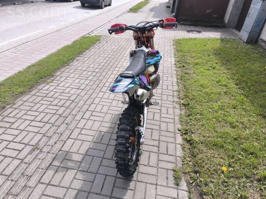 KTM EXC 300 2023 Liepāja, ar dzinēja tilpumu 0.30 L un nobraukumu 0 tūkst. km par 6000 €, foto 6 vietnē AUTOMOTO.COM.LV