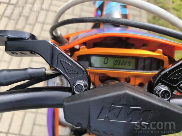 KTM EXC 300 2023 Liepāja, ar dzinēja tilpumu 0.30 L un nobraukumu 0 tūkst. km par 6000 €, foto 6 vietnē AUTOMOTO.COM.LV