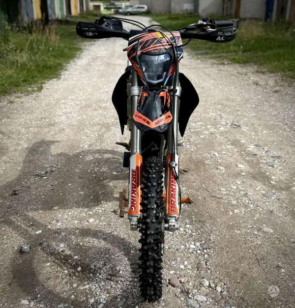 Melns KTM EXC 2000 Anykščiai, ar dzinēja tilpumu 0.52 L un nobraukumu 8 tūkst. km par 2250 €, foto 2 vietnē AUTOMOTO.COM.LV