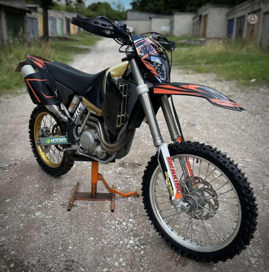 Melns KTM EXC 2000 Anykščiai, ar dzinēja tilpumu 0.52 L un nobraukumu 8 tūkst. km par 2250 €, foto 4 vietnē AUTOMOTO.COM.LV
