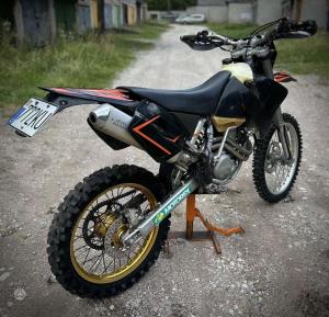 Melns KTM EXC 2000 Anykščiai, ar dzinēja tilpumu 0.52 L un nobraukumu 8 tūkst. km par 2250 €, foto 6 vietnē AUTOMOTO.COM.LV
