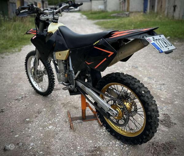 Melns KTM EXC 2000 Anykščiai, ar dzinēja tilpumu 0.52 L un nobraukumu 8 tūkst. km par 2250 €, foto 7 vietnē AUTOMOTO.COM.LV