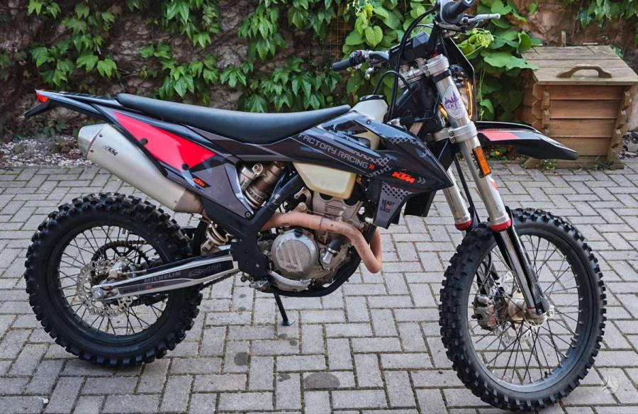 Black KTM EXC 2019 in Vievis, with an engine capacity of 0.25 L and mileage of 8 thousand km for 4300 €, photo 1 on AUTOMOTO.COM.LV