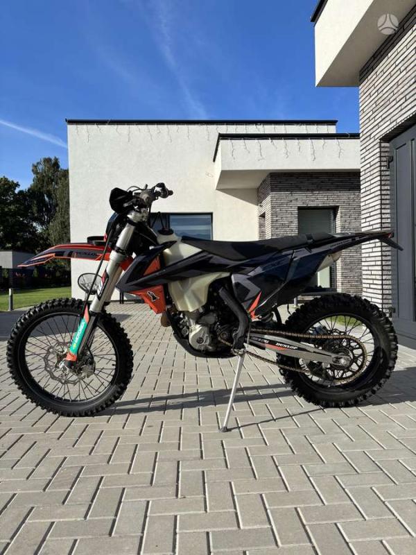 Black KTM EXC 2019 in Alytus, with an engine capacity of 0.35 L and mileage of 8 thousand km for 5450 €, photo 5 on AUTOMOTO.COM.LV