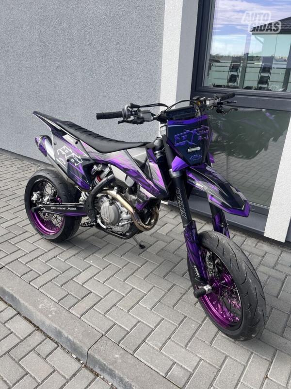 Melns KTM EXC-F 2018 Panevēža, ar dzinēja tilpumu 0.45 L un nobraukumu 24 tūkst. km par 7400 €, foto 3 vietnē AUTOMOTO.COM.LV