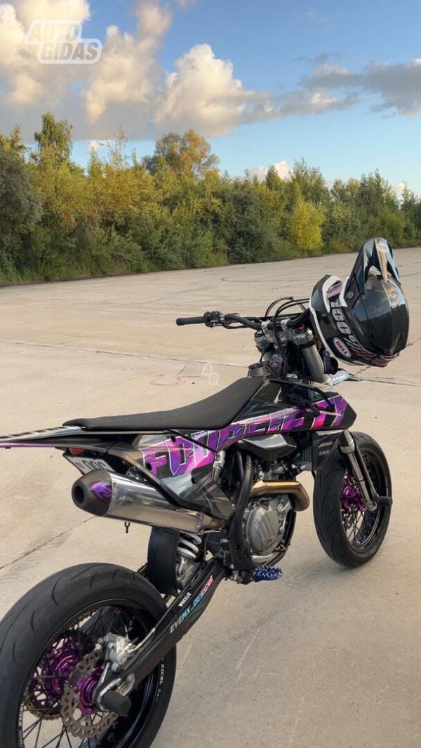 Melns KTM EXC-F 2018 Panevēža, ar dzinēja tilpumu 0.45 L un nobraukumu 24 tūkst. km par 7400 €, foto 10 vietnē AUTOMOTO.COM.LV