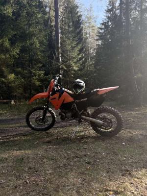 KTM EXC 2001 Trakai, ar dzinēja tilpumu 0.25 L un nobraukumu 10 tūkst. km par 2000 €, foto 5 vietnē AUTOMOTO.COM.LV