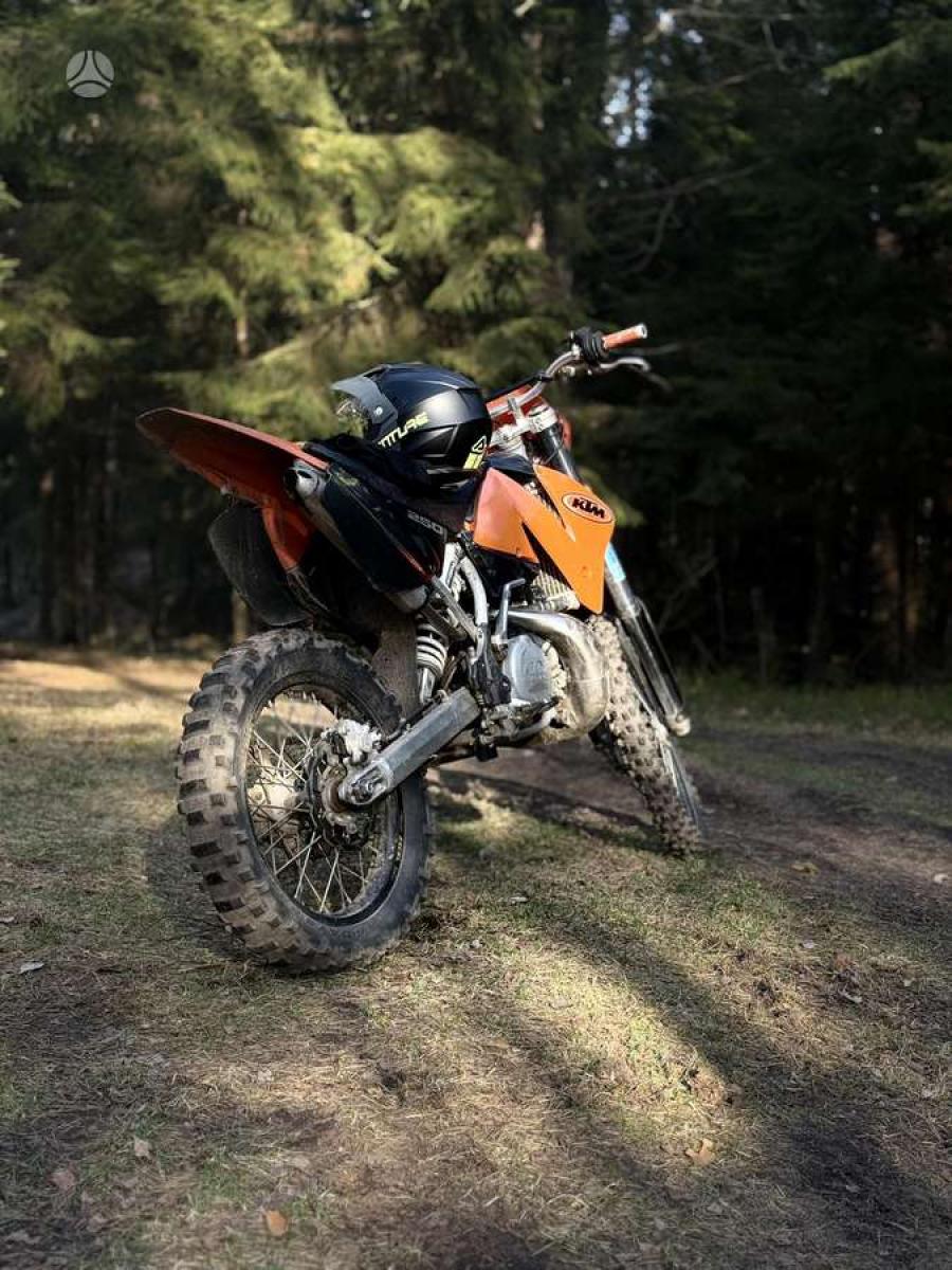 KTM EXC 2001 Trakai, ar dzinēja tilpumu 0.25 L un nobraukumu 10 tūkst. km par 2000 €, foto 6 vietnē AUTOMOTO.COM.LV