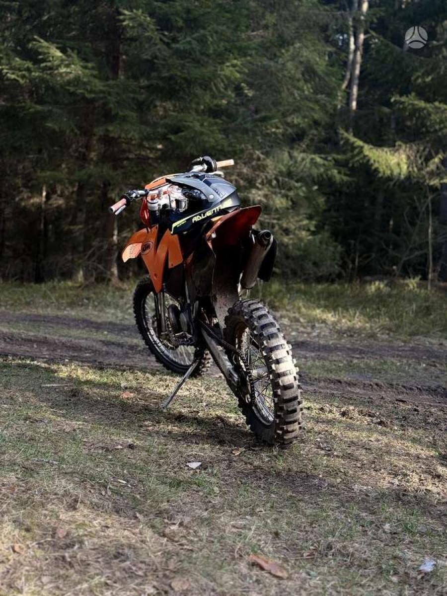 KTM EXC 2001 Trakai, ar dzinēja tilpumu 0.25 L un nobraukumu 10 tūkst. km par 2000 €, foto 7 vietnē AUTOMOTO.COM.LV