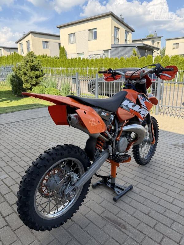 КТМ EXC 2006 в Вильнюс, объемом двигателя 0.25 л и пробегом 9 тыс. км за 2850 €, фото 6 на AUTOMOTO.COM.LV