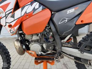 KTM EXC 2006 Viļņa, ar dzinēja tilpumu 0.25 L un nobraukumu 9 tūkst. km par 2850 €, foto 8 vietnē AUTOMOTO.COM.LV