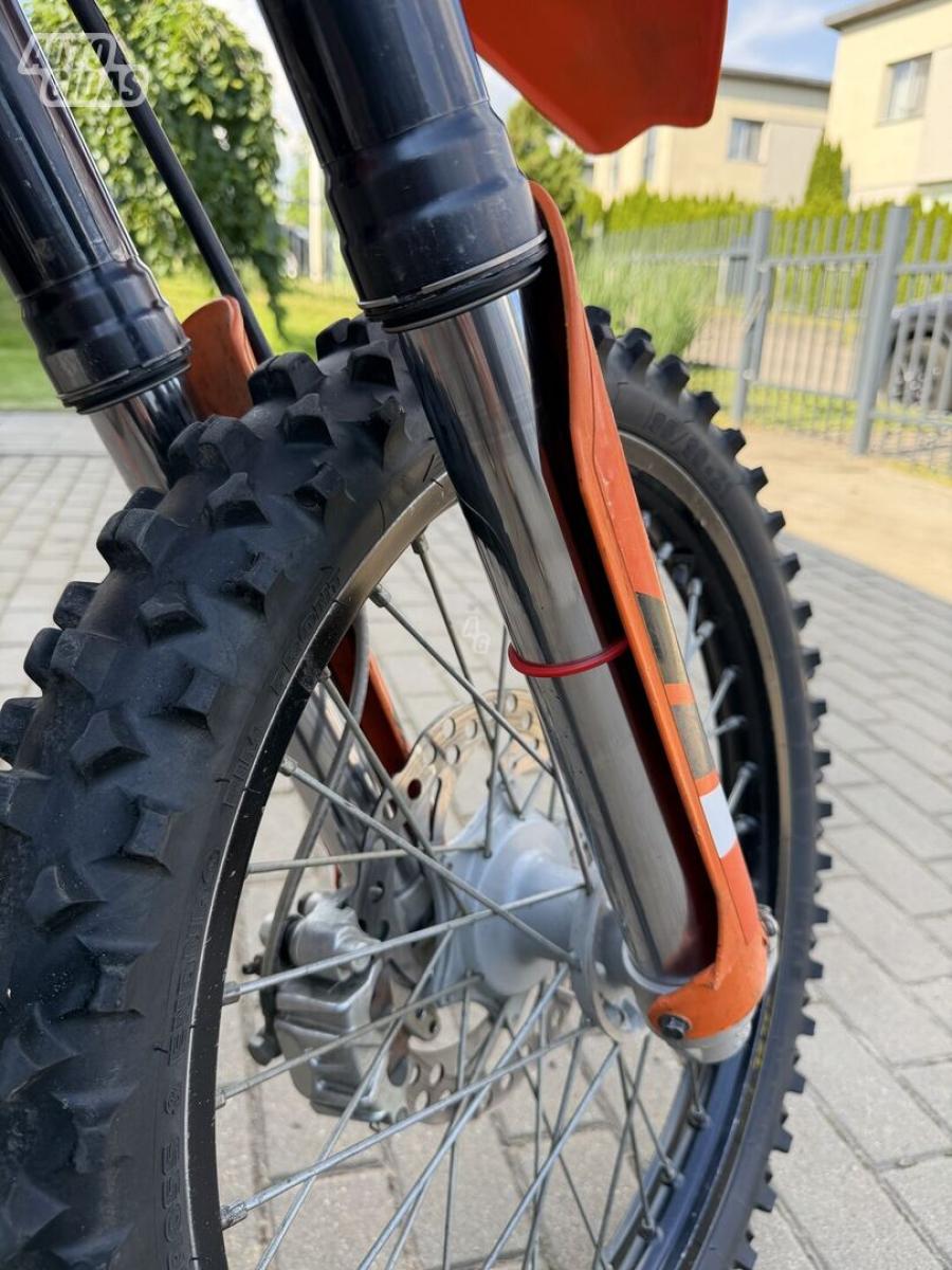 KTM EXC 2006 Viļņa, ar dzinēja tilpumu 0.25 L un nobraukumu 9 tūkst. km par 2850 €, foto 11 vietnē AUTOMOTO.COM.LV
